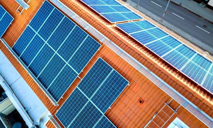 Placas solares en Cádiz: ¿cómo funciona el autoconsumo?